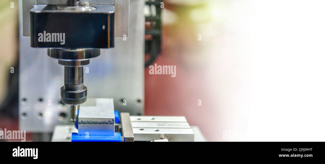 CNC lathe machine cutting the metal screw thread part, The hi ...