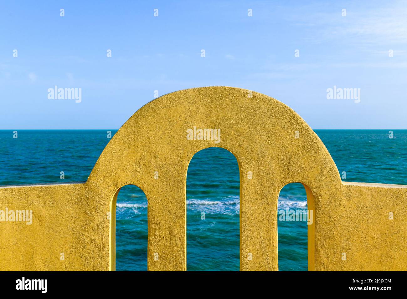 Yellow arch hi-res stock photography and images - Alamy