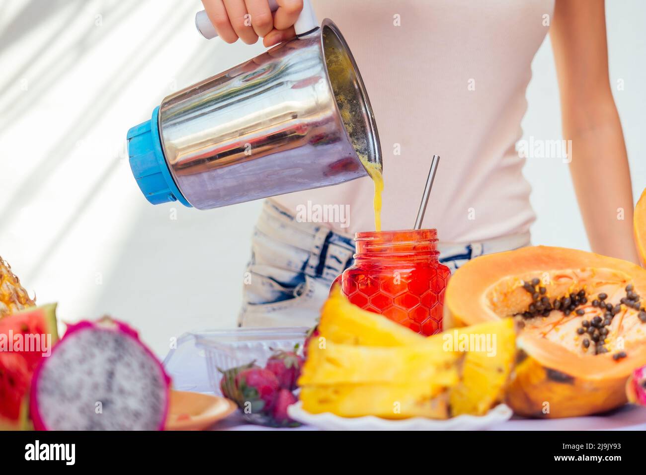 Smoothie making machine hi-res stock photography and images - Alamy