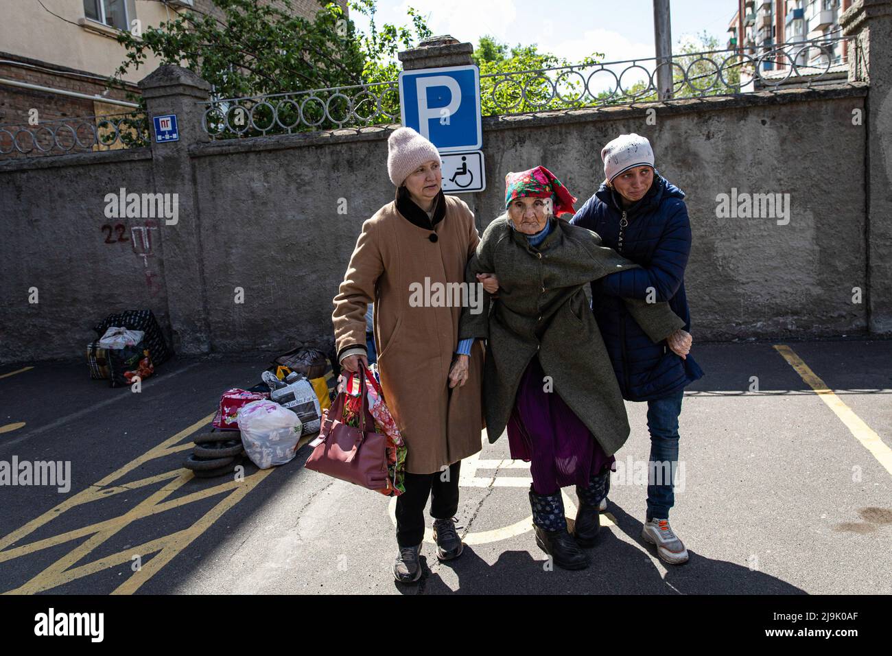 Female russian soldiers walk hi-res stock photography and images - Alamy