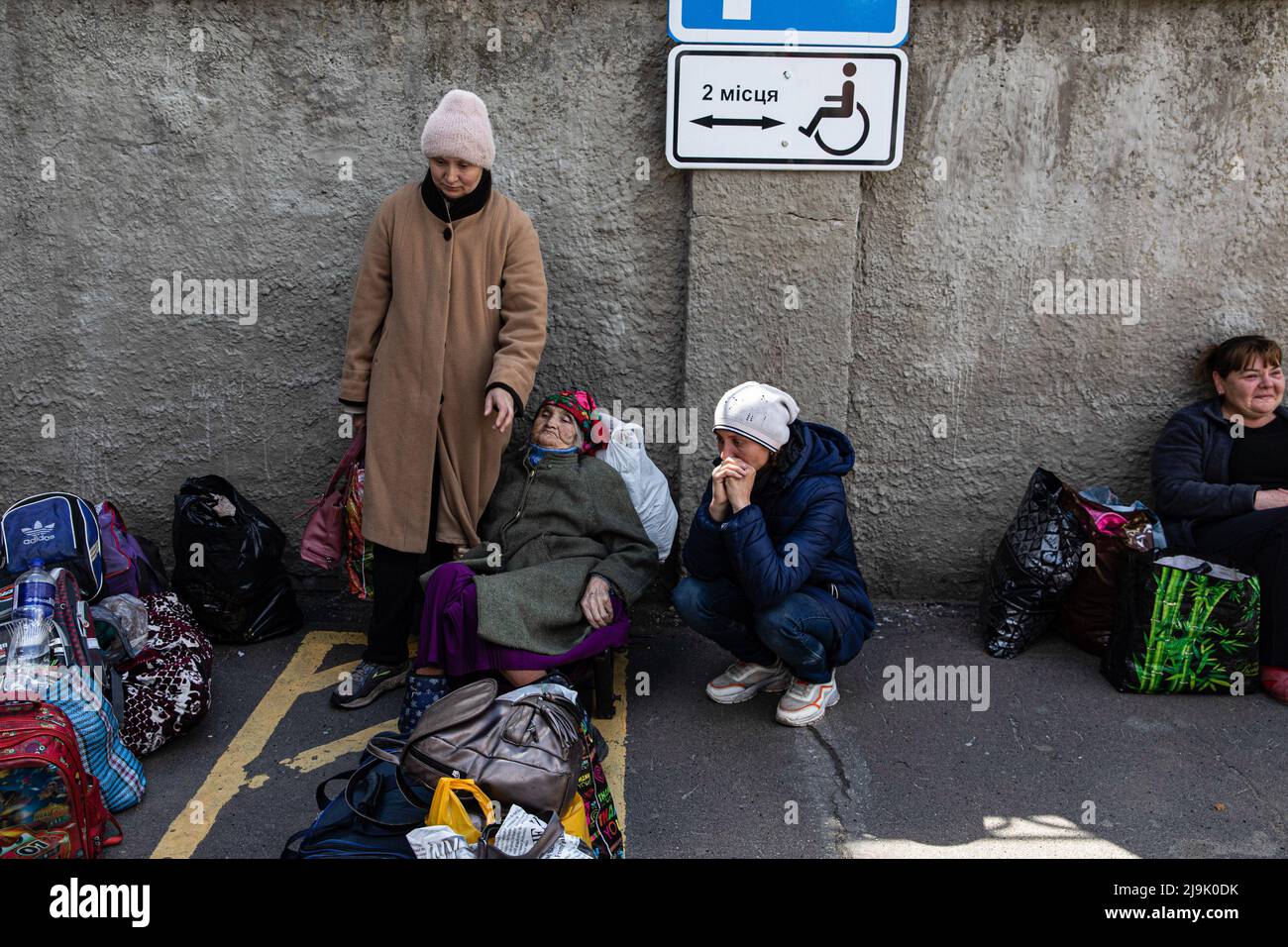 Emergency evacuation bus hi-res stock photography and images - Alamy