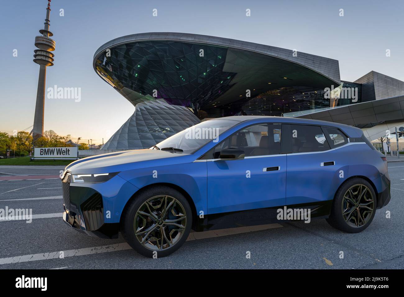Bmw ix electric suv hi-res stock photography and images - Alamy