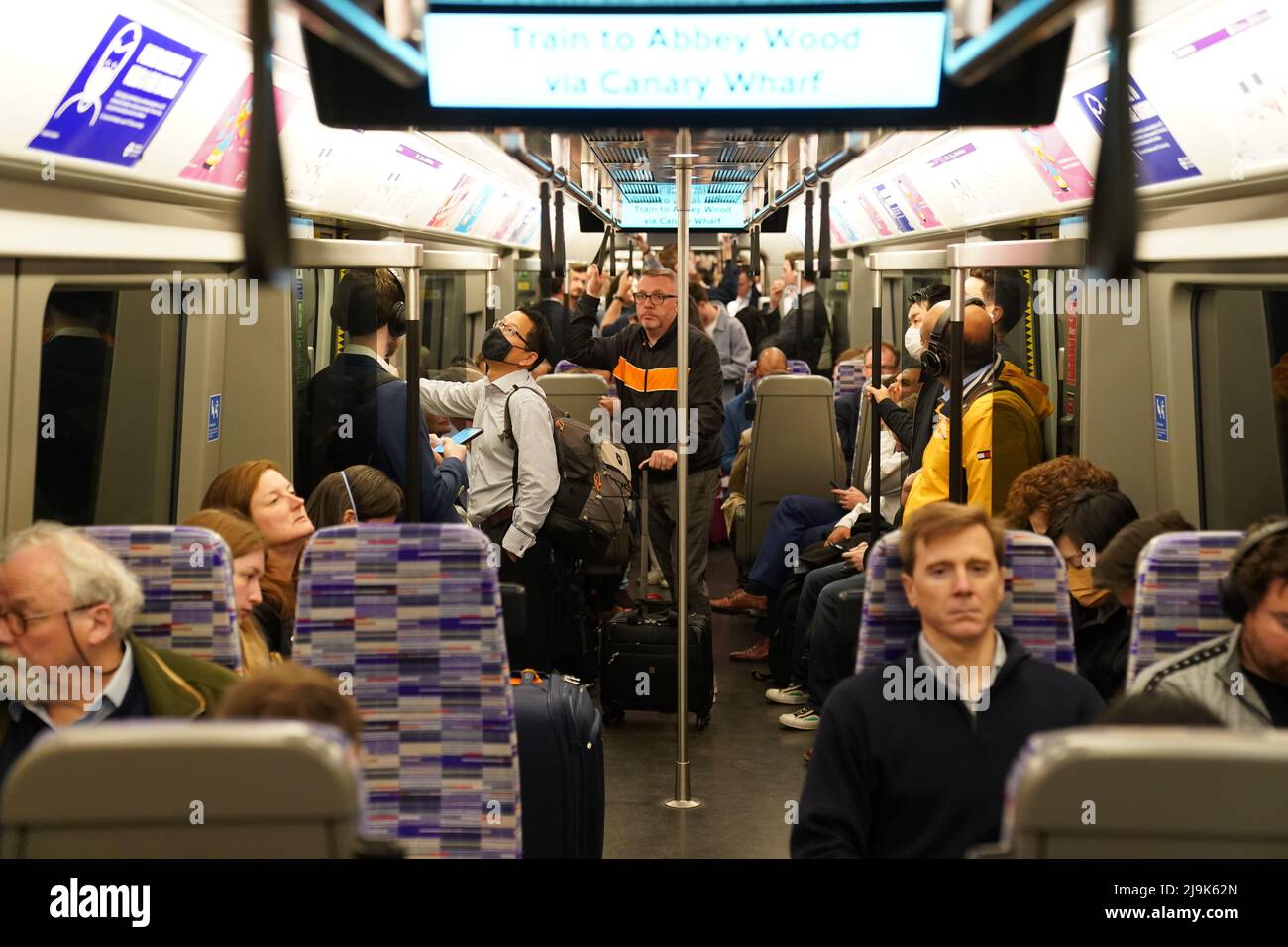 24 may elizabeth line hi-res stock photography and images - Alamy