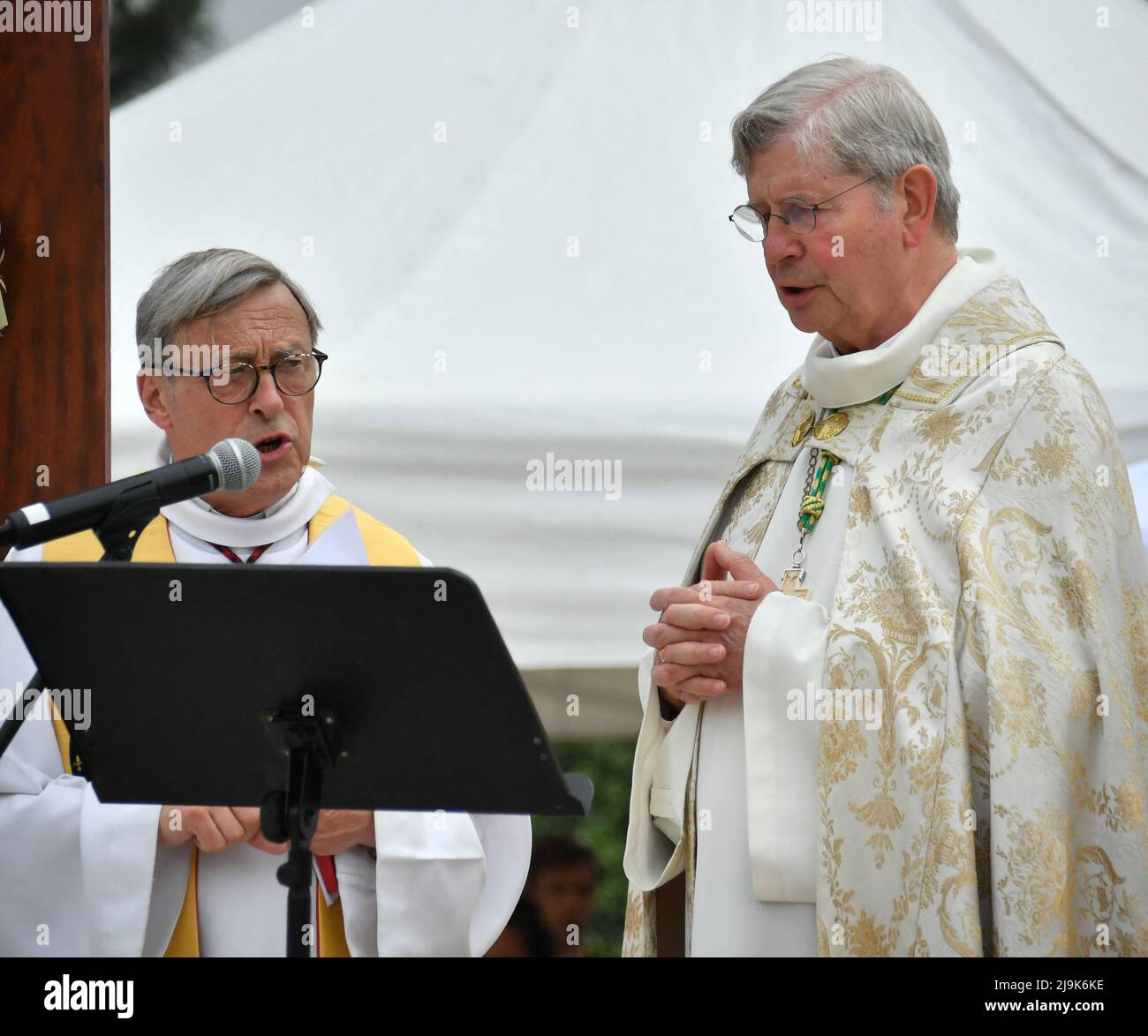 The new Archbishop of Paris Laurent Ulrich takes office during a ...