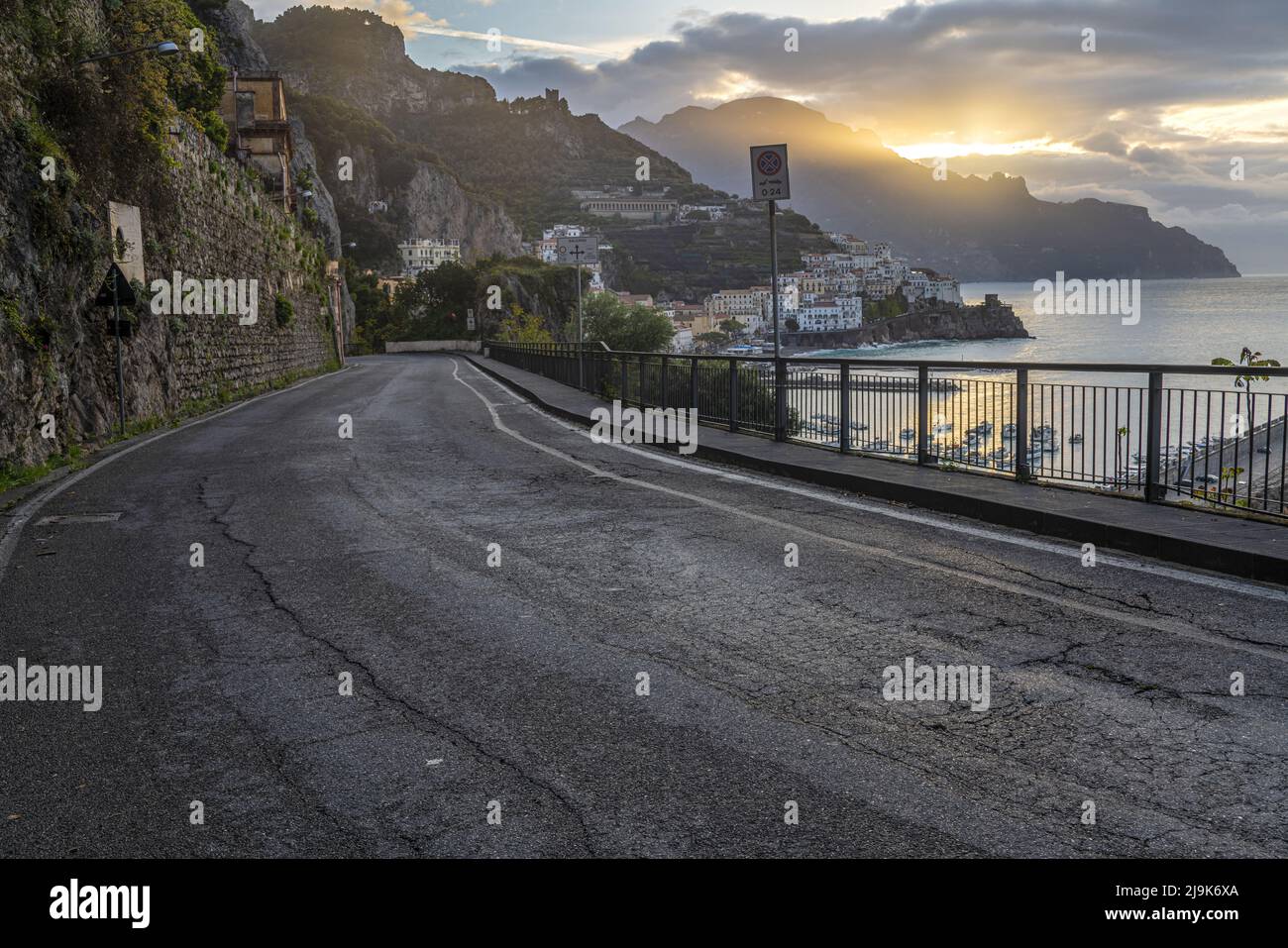 Amalfi drive italy coastal road hi-res stock photography and images - Alamy