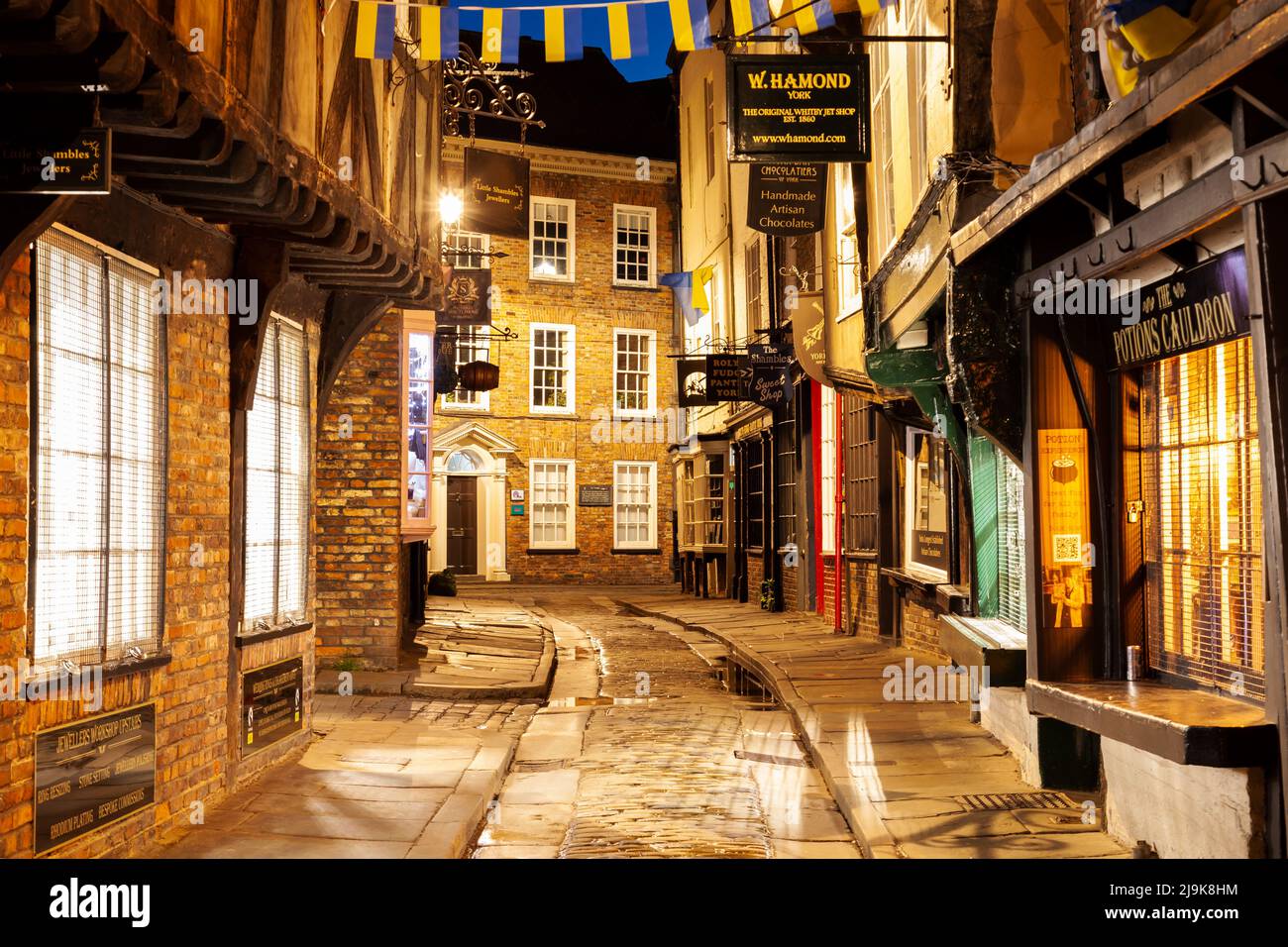 Shambles york night hi-res stock photography and images - Alamy