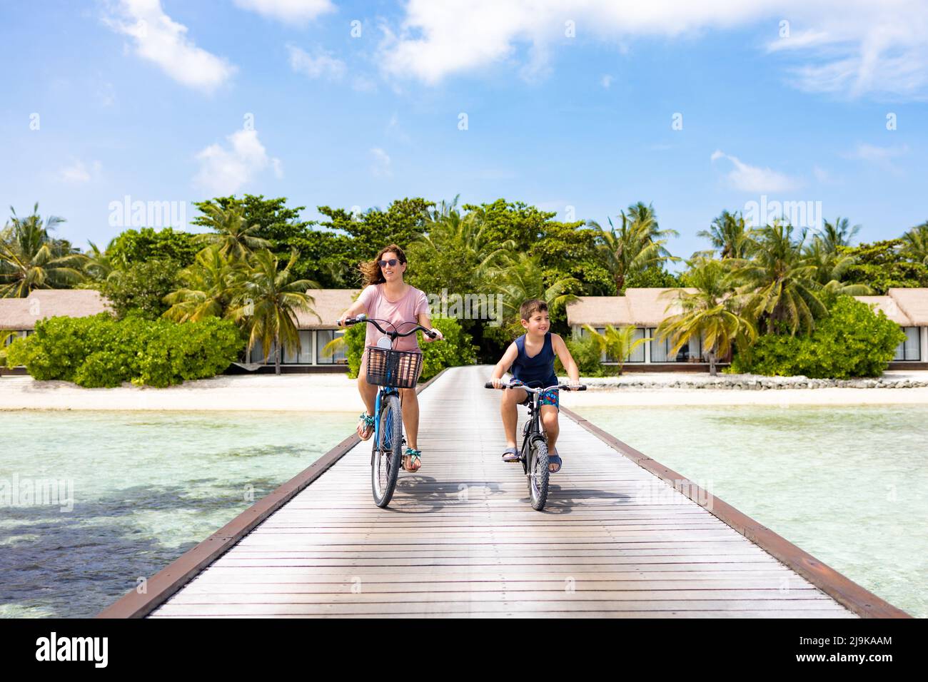 Family bike wooden beach hi-res stock photography and images - Alamy