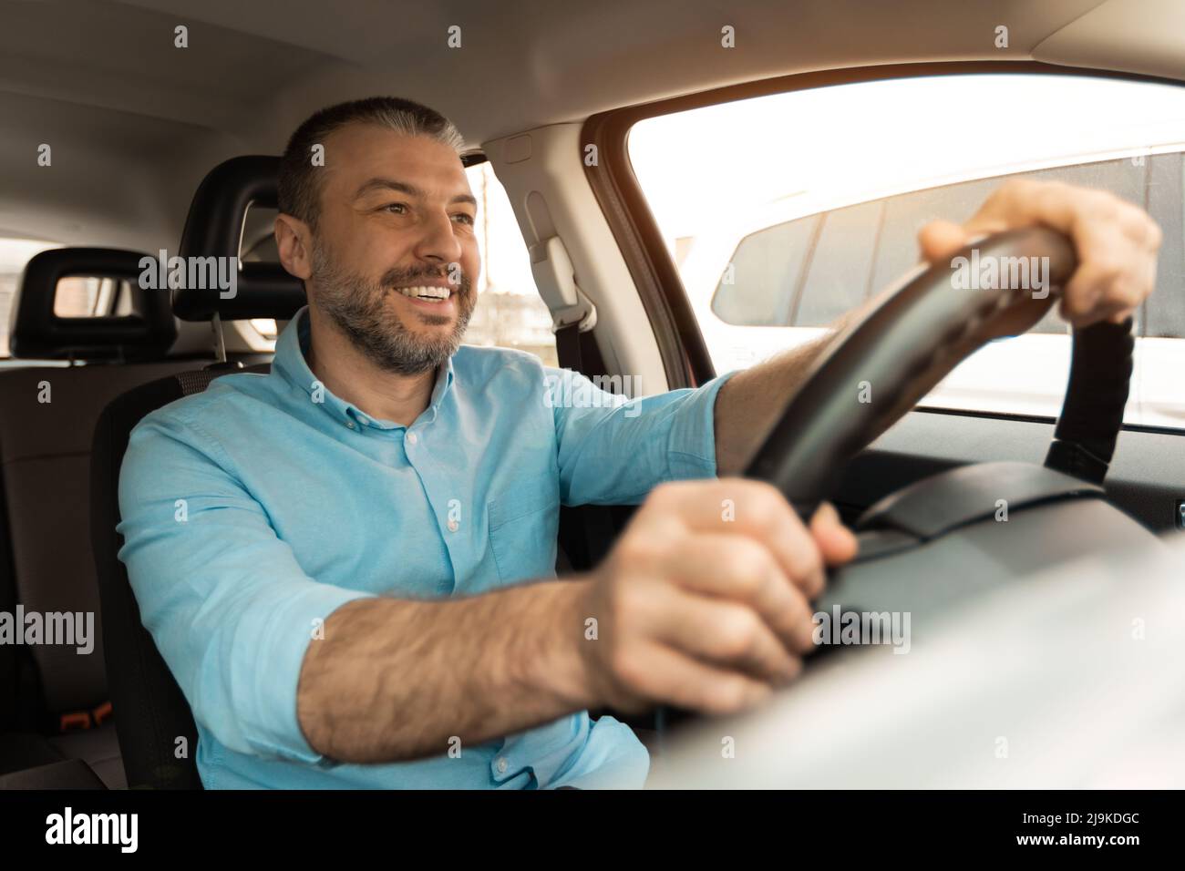 Guy with new car hi-res stock photography and images - Alamy