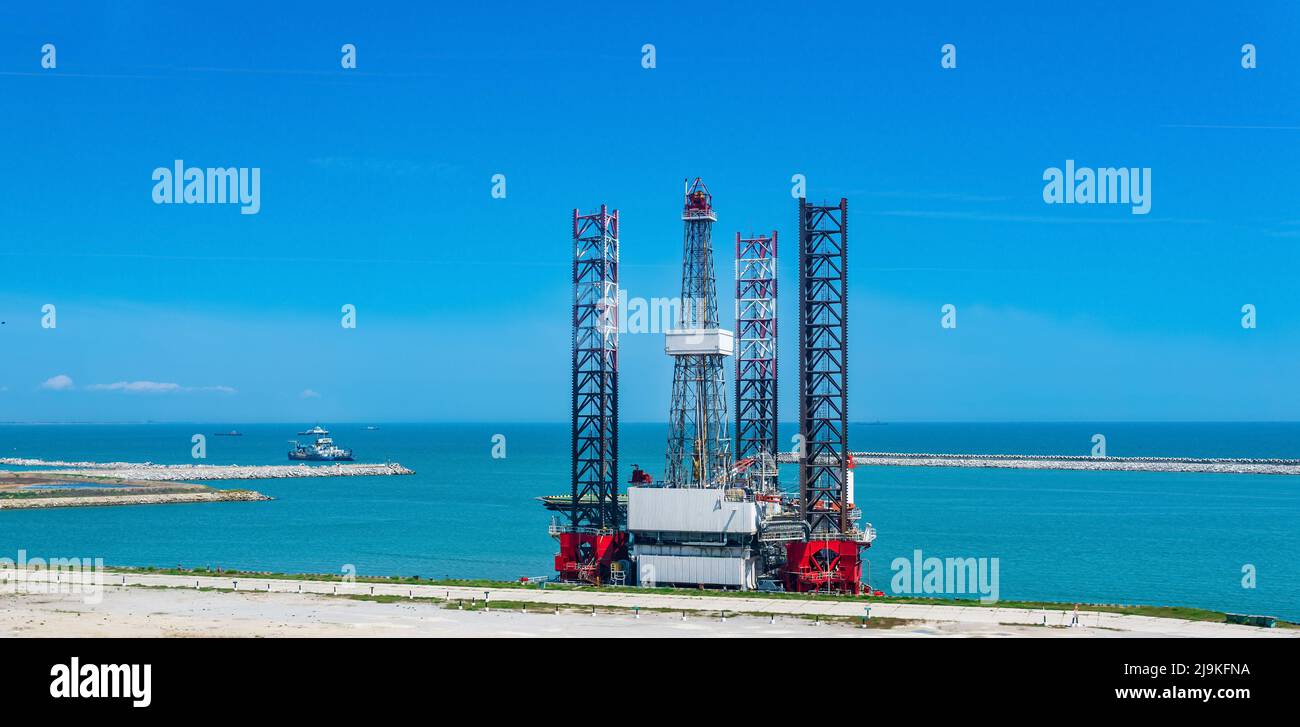 floating oil platform moored in the seaport at the pier Stock Photo - Alamy