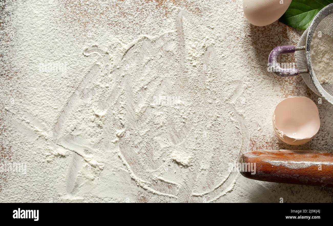 Scattering flour hi-res stock photography and images - Alamy