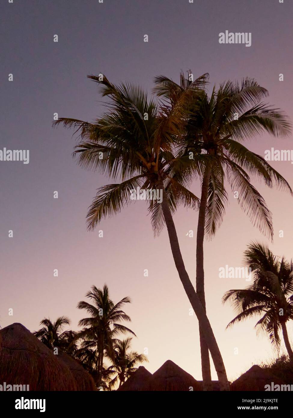 Time lapse sunset small beach hi-res stock photography and images - Alamy