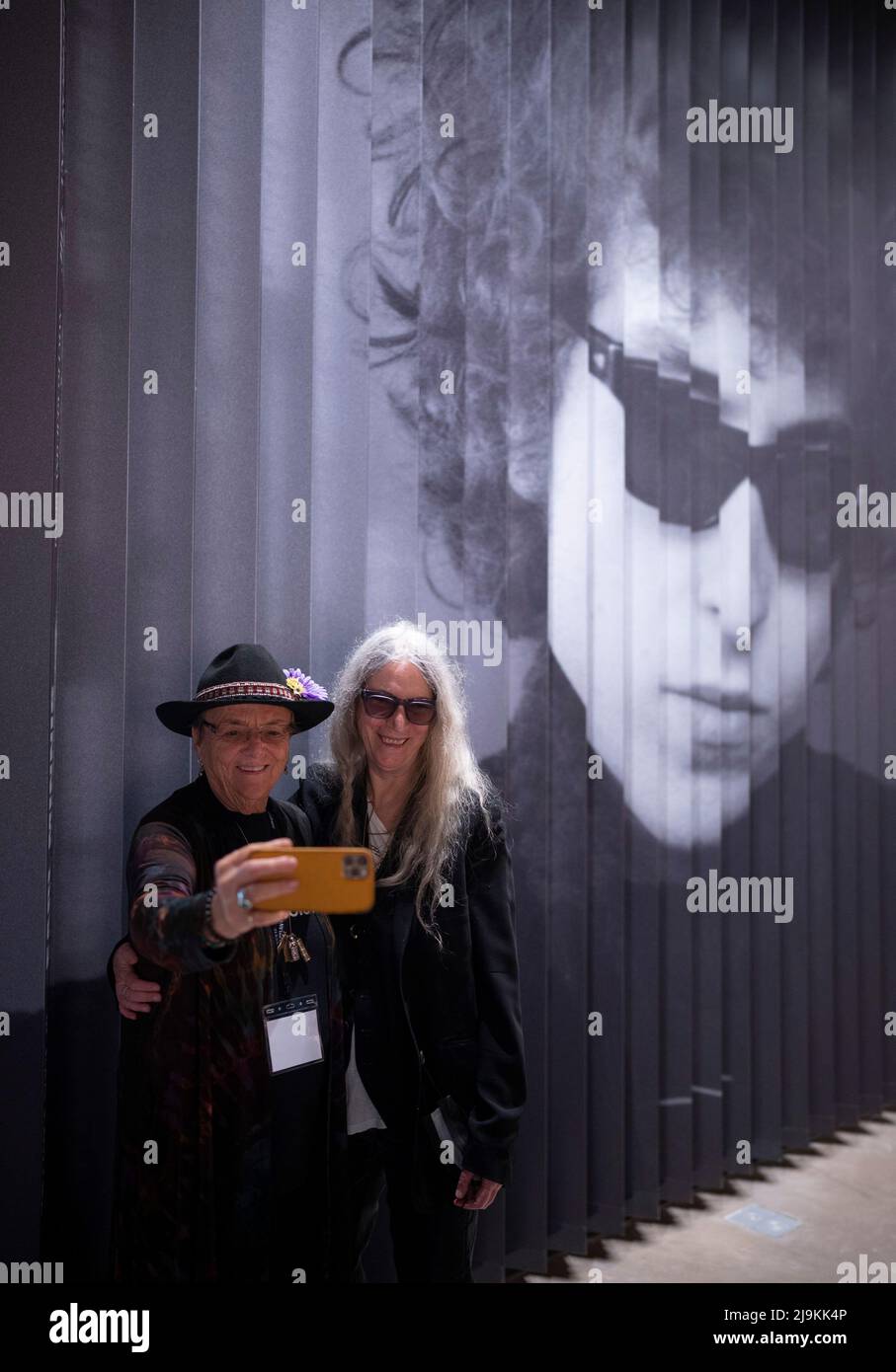 Tulsa, United States. 06th May, 2022. Lisa Law held Patti Smith's ...