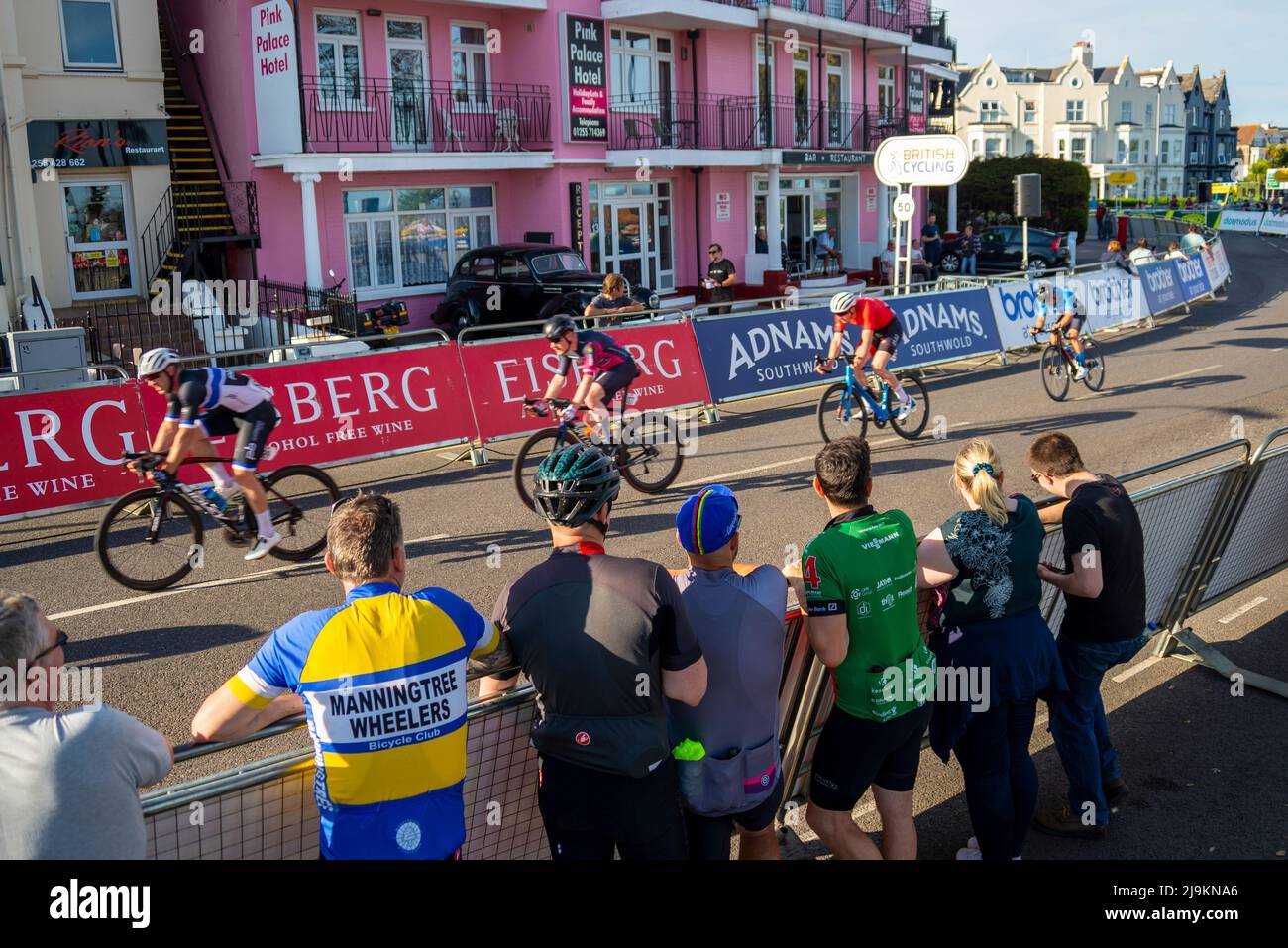 Cyclists in series hi-res stock photography and images - Alamy