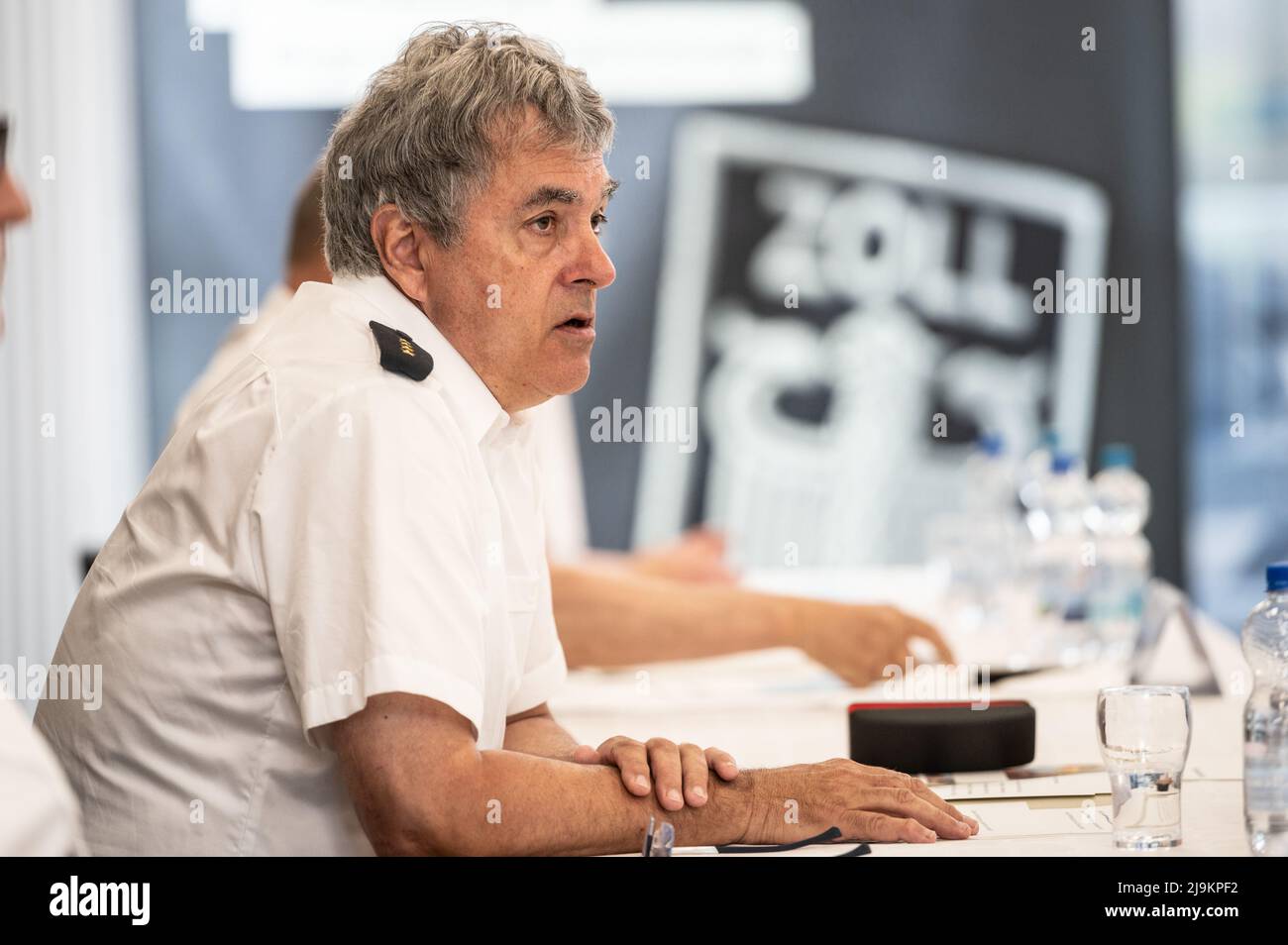 Simon head hi-res stock photography and images - Alamy