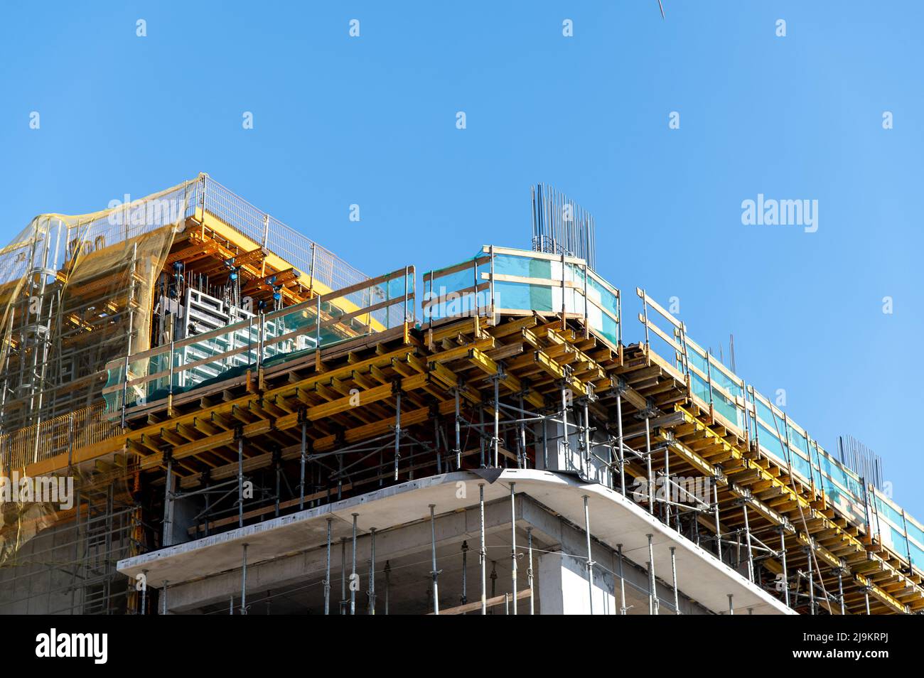 Steel girder frame of building at construction site hi-res stock ...