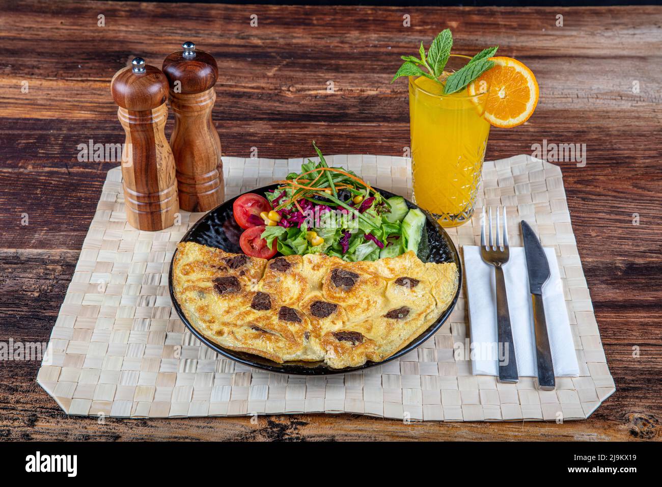 Kavurmali omlet hi-res stock photography and images - Alamy