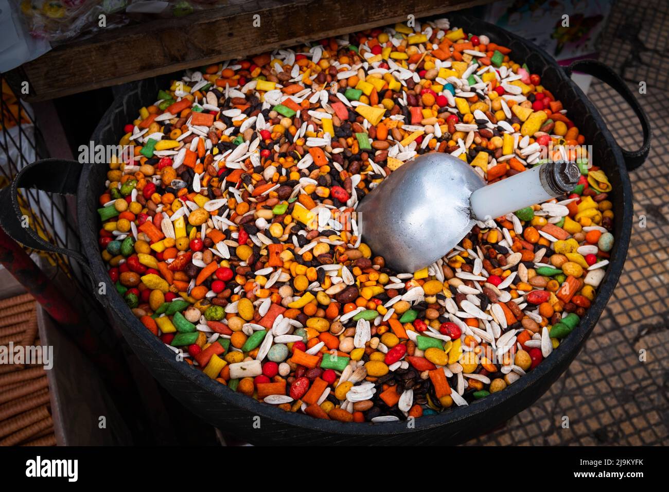 Stall nuts street market hi-res stock photography and images - Alamy