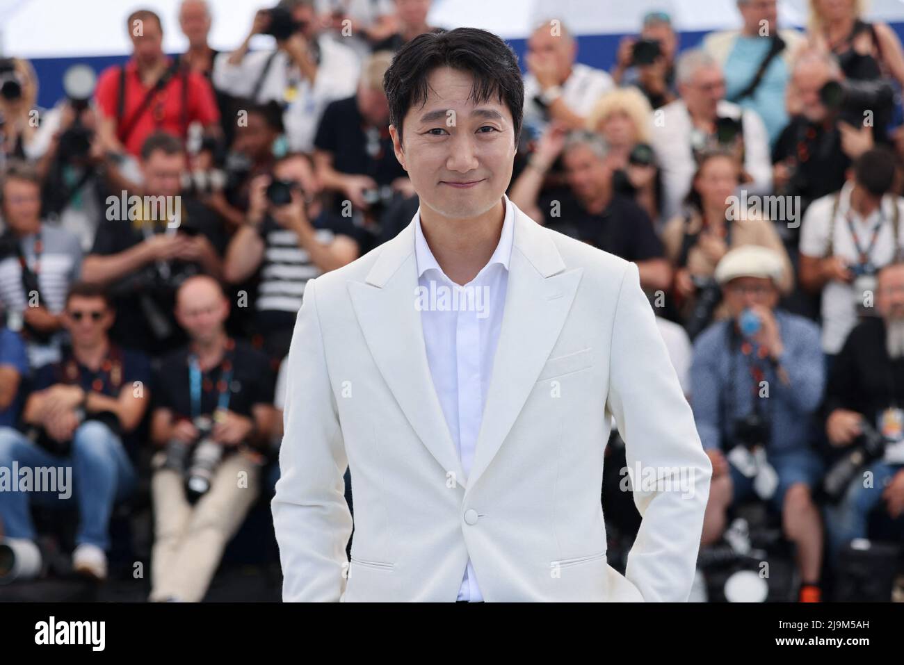 Park Hae-il attends the photocall for "Decision To Leave (Heojil ...