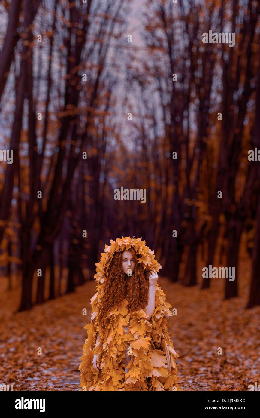 Leaf cloak hi-res stock photography and images - Alamy