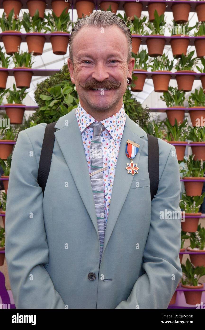 London, UK, 24 May 2022: Florist Simon Lycett with his jubilee ...