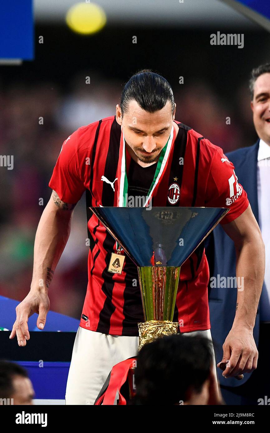Ibrahimovic celebrates 2022 hi-res stock photography and images - Alamy