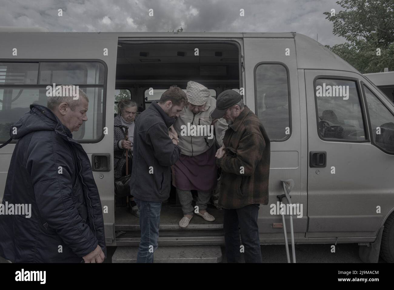 Bakhmur, Ukraine. 21st May, 2022. Evacuating civilians from Liman city ...