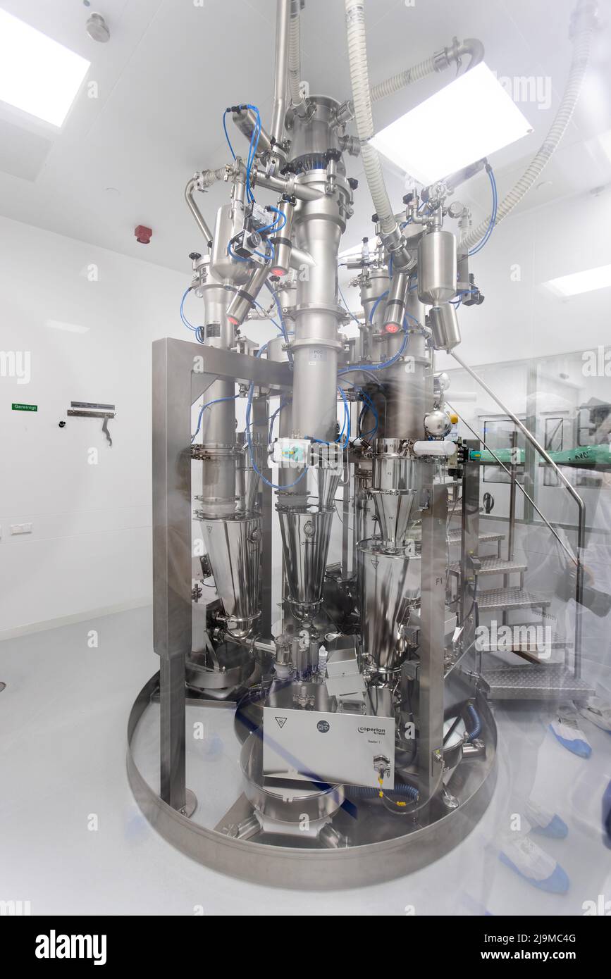 Pfizer building hi-res stock photography and images - Alamy