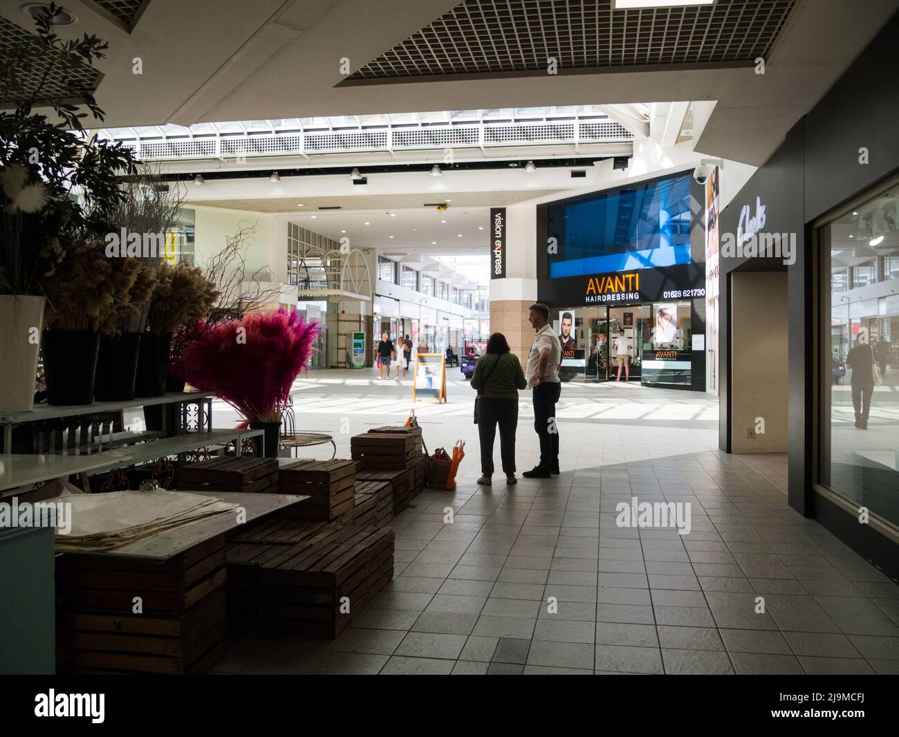 At nicholsons shopping centre in maidenhead hi-res stock photography ...