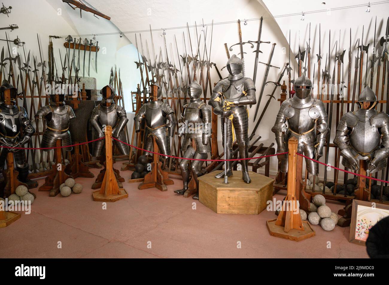 armory with knight armor and weapons in Tratzberg castle in Tyrol Stock ...