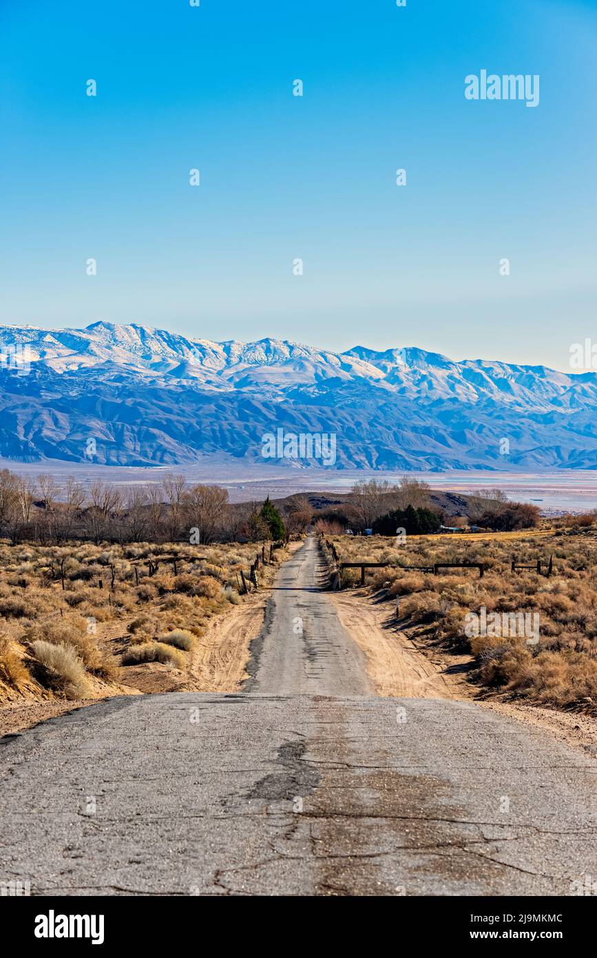 Off the beaten paved road hi-res stock photography and images - Alamy
