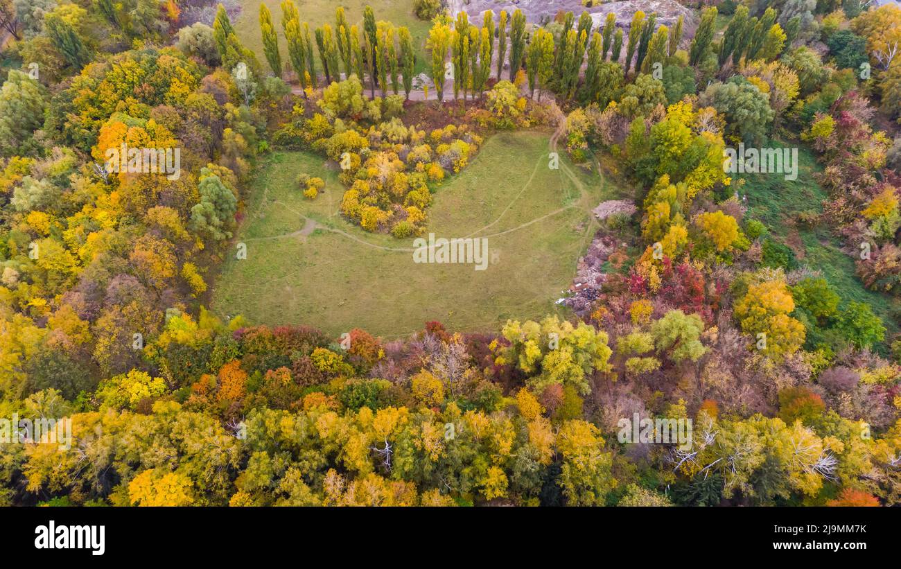 Colorful backround image of autumn leaves perfect for seasonal use ...