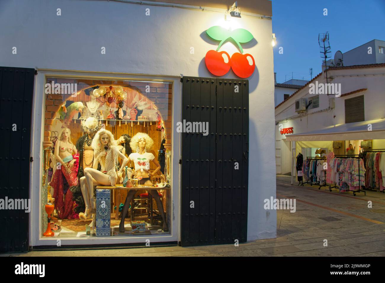 Pacha shop hi-res stock photography and images - Alamy