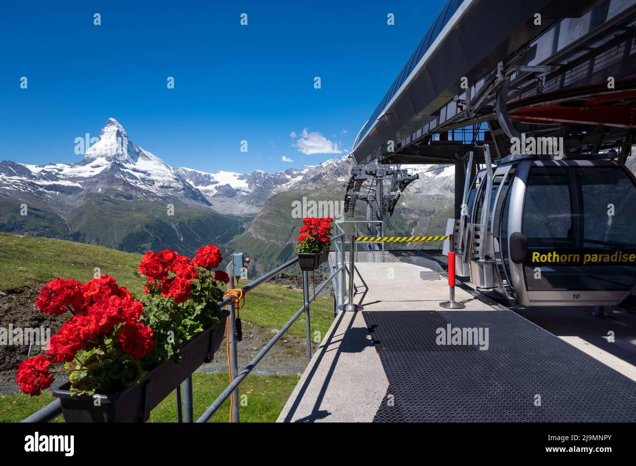 View of the Rothorn paradise cable car at the Sunnega station carrying ...