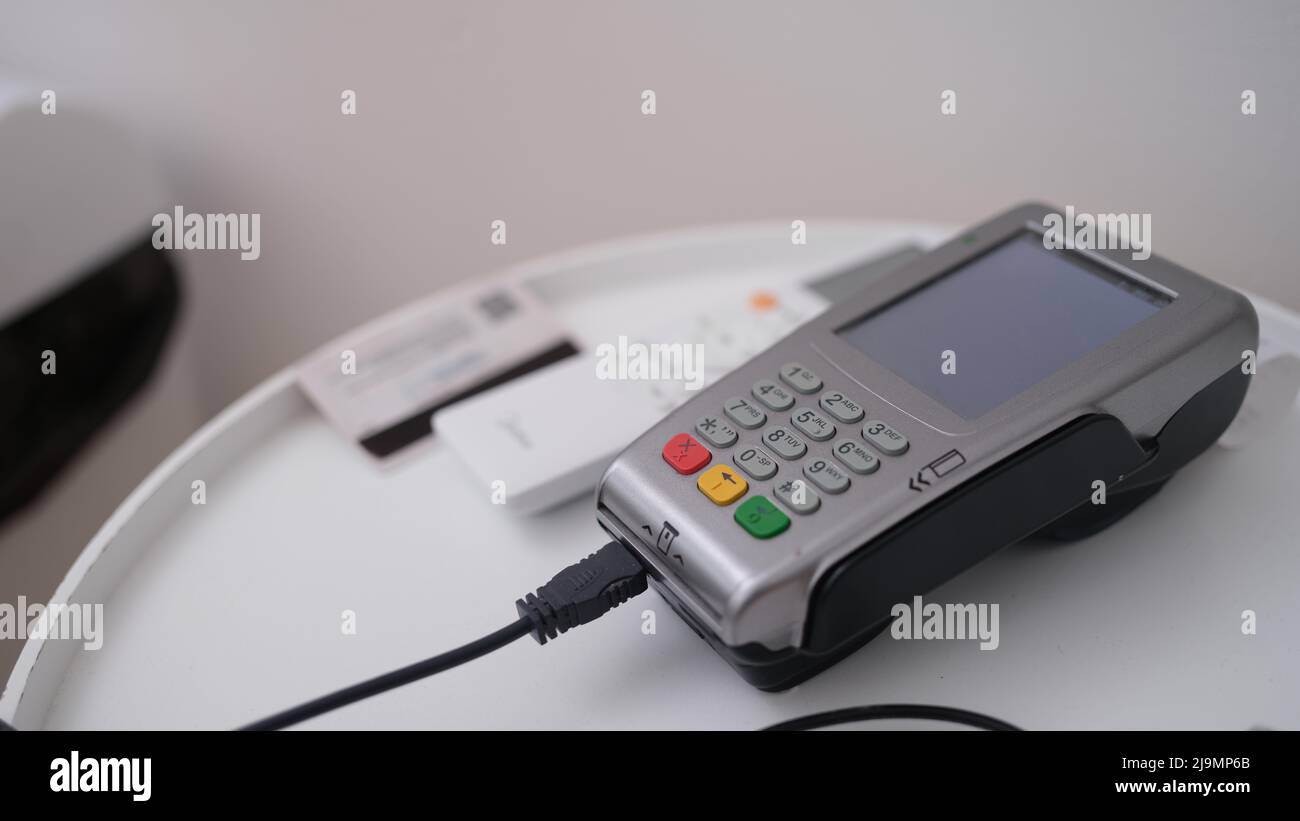 Cashback terminal hi-res stock photography and images - Alamy