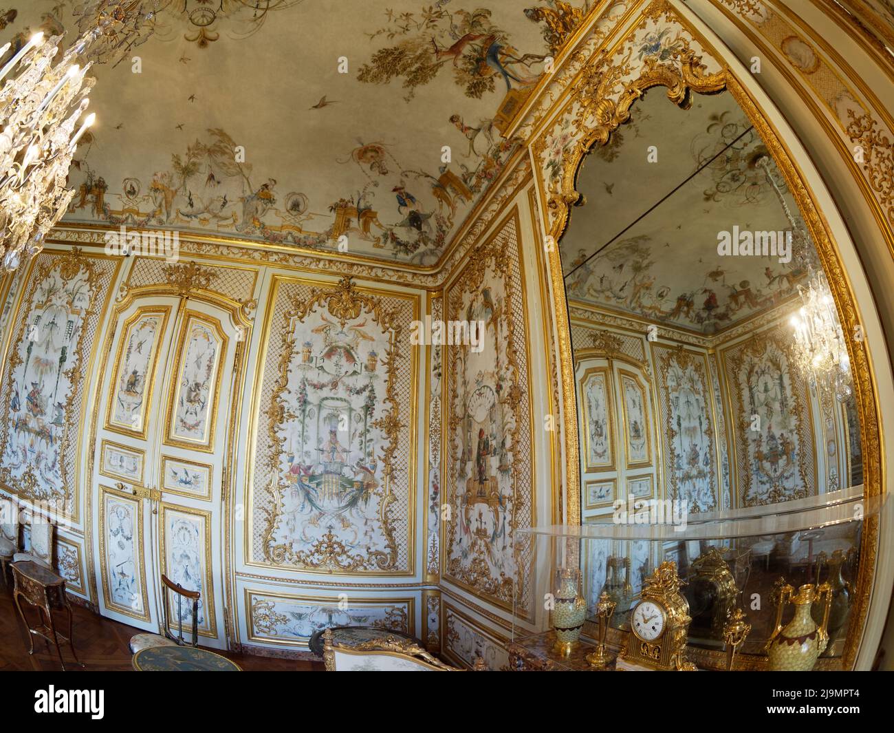 Grande singerie hi-res stock photography and images - Alamy