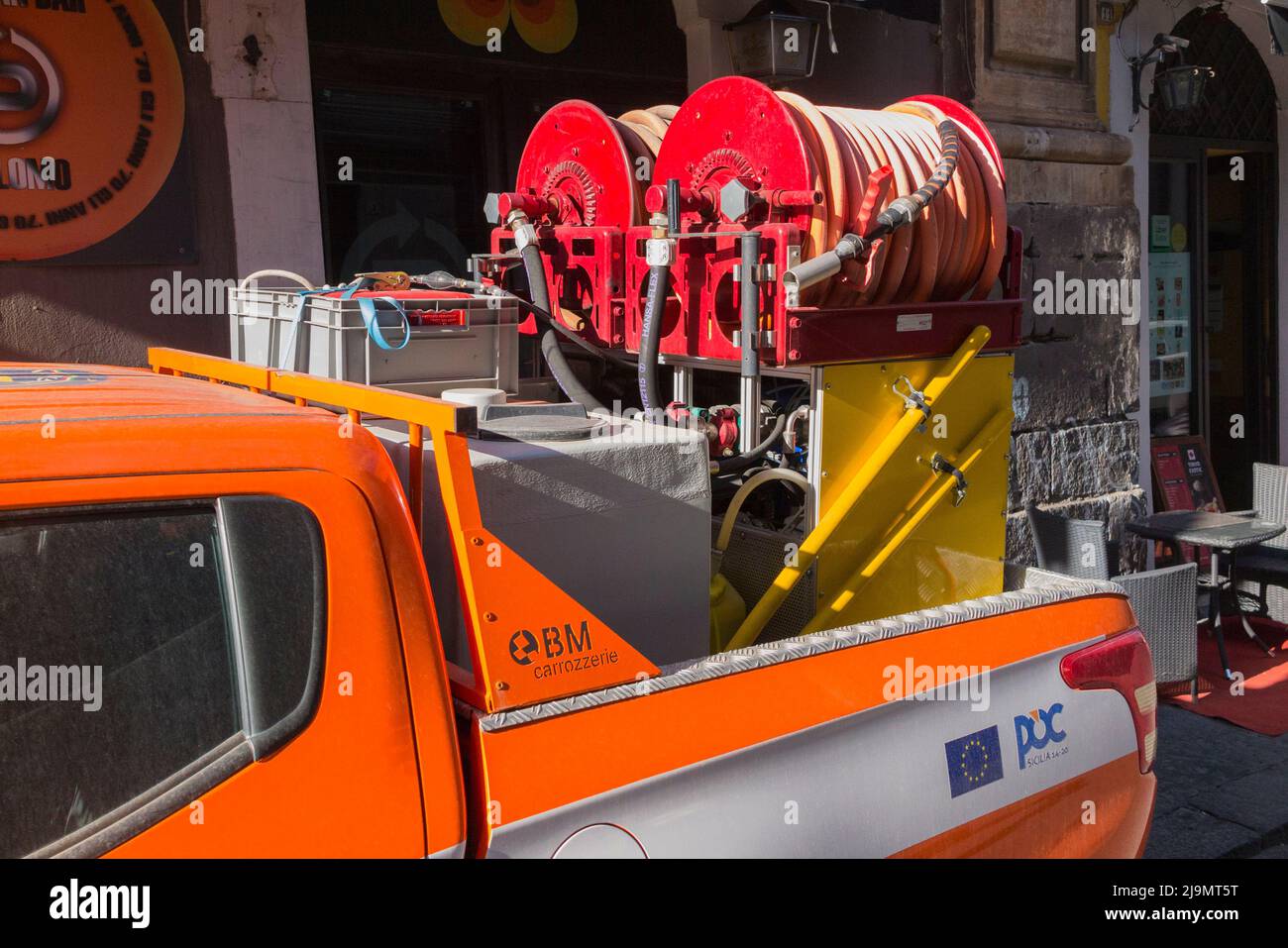 Civil protection emergency vehicle mounted with hose, pickup / pick up ...