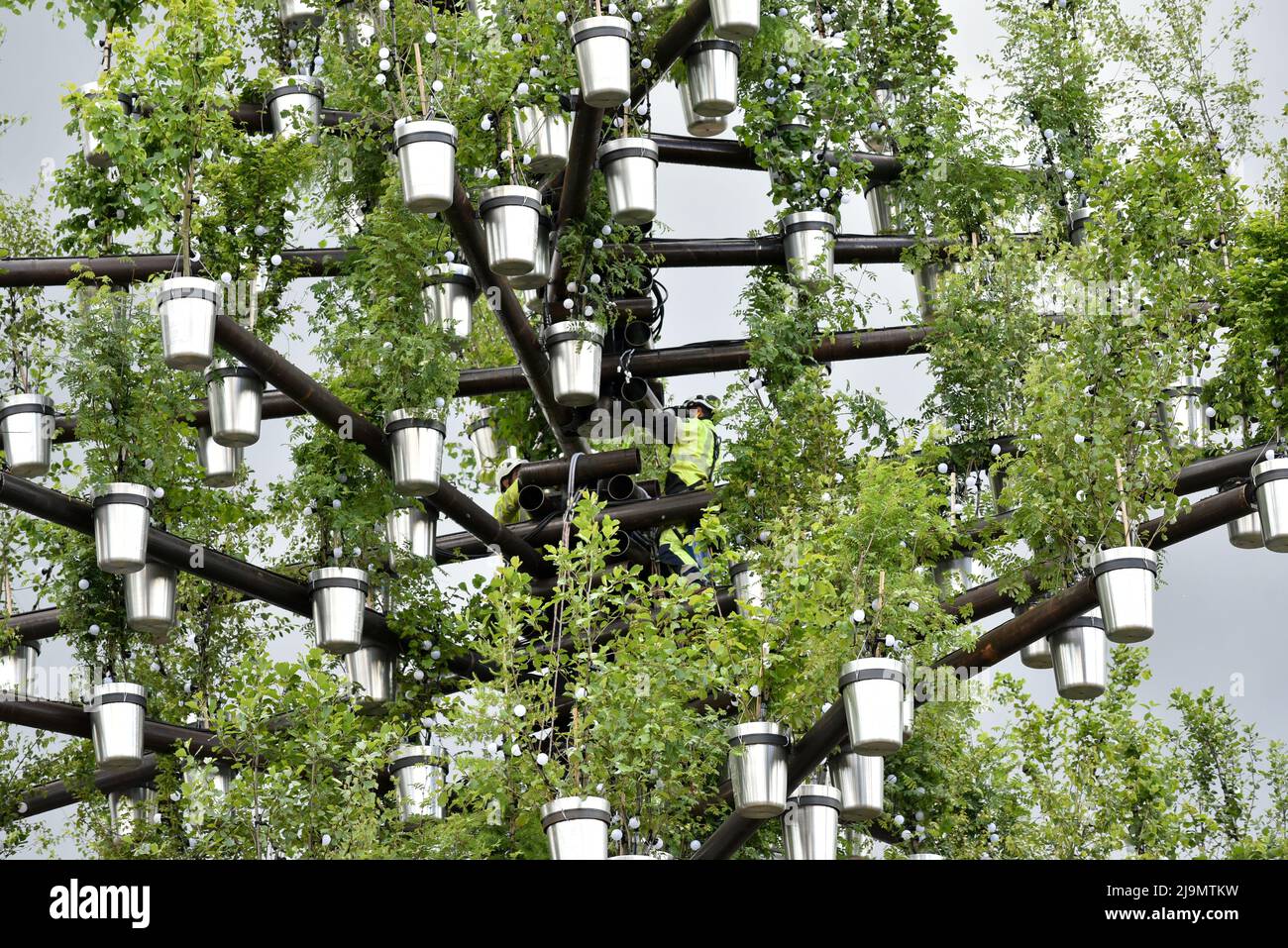Buckingham Palace, London, UK. 24th May 2022. The final piece of Thomas ...