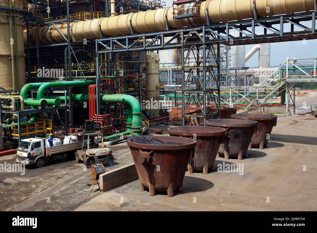 Slag metal processing hi-res stock photography and images - Alamy
