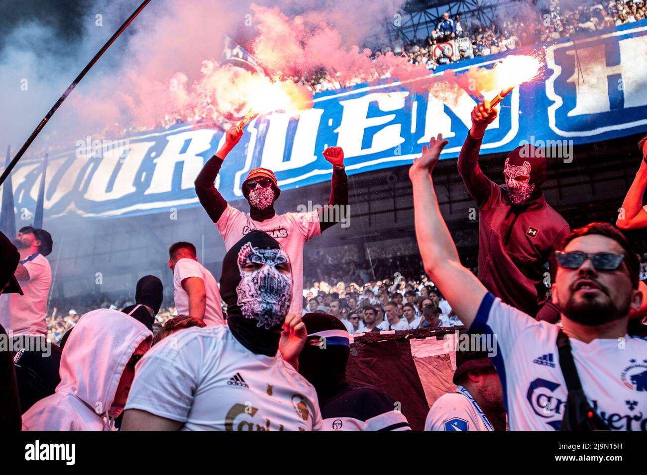 Football kobenhavn fans celebration hi-res stock photography and images ...