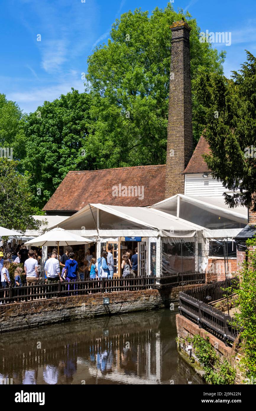 The Waffle House, St. Albans Hertfordshire showing large queue of ...