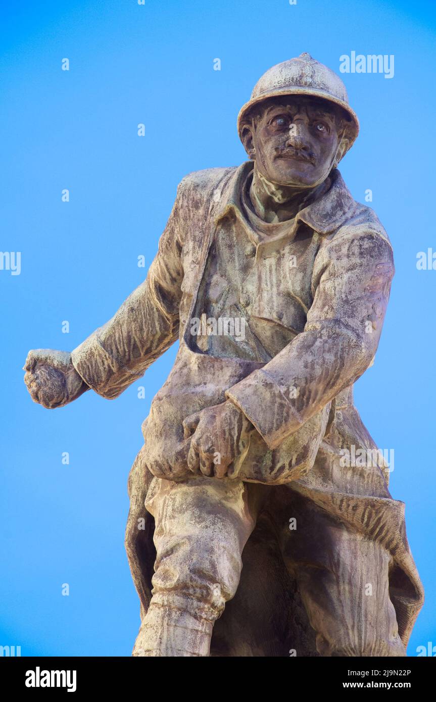 Remembrance. A First World War memorial in the Market square of ...