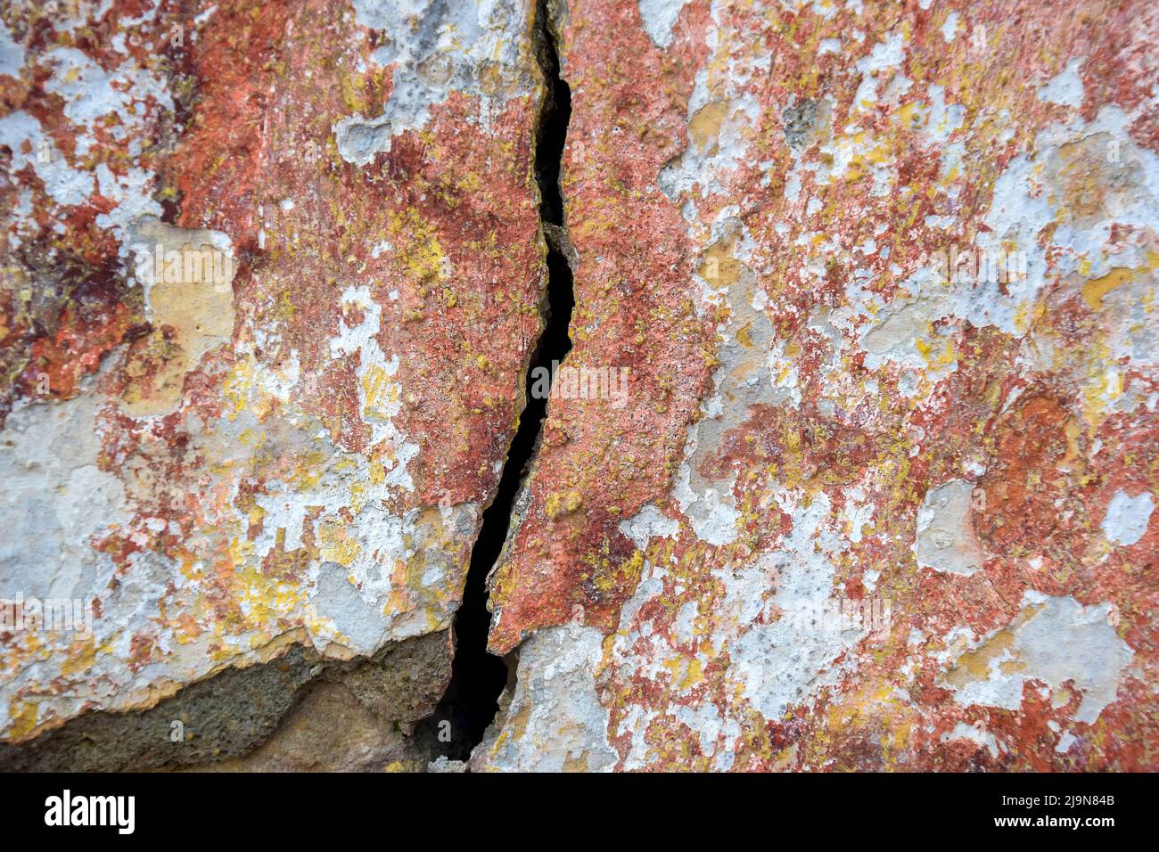 Rotting plaster texture hi-res stock photography and images - Alamy