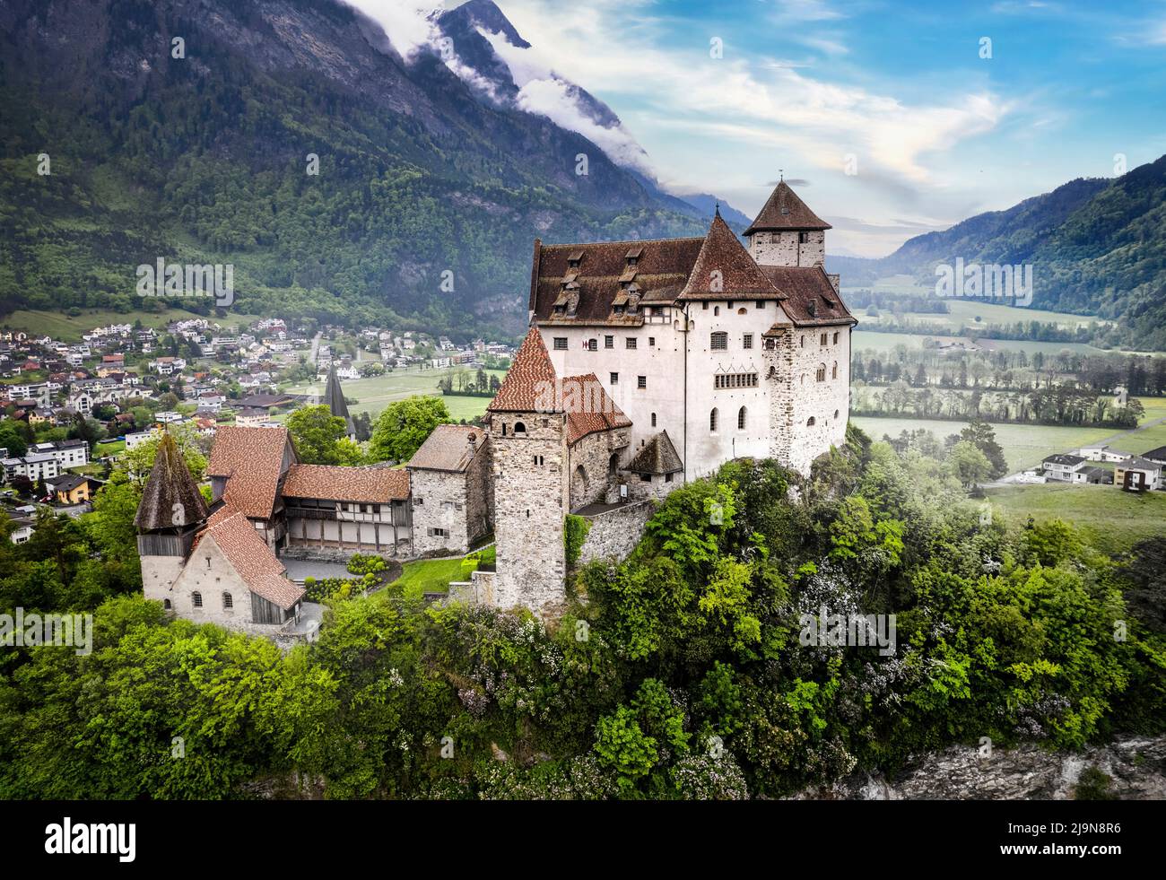 beautiful medieval castles of Europe - impressive Gutenberg in ...