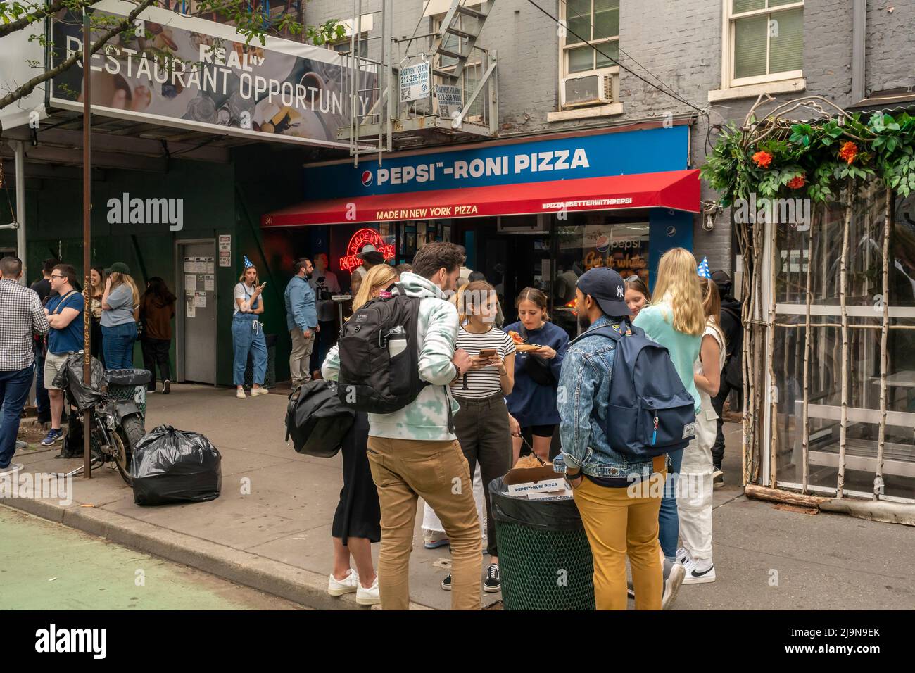 Pepsi roni pizza hi-res stock photography and images - Alamy
