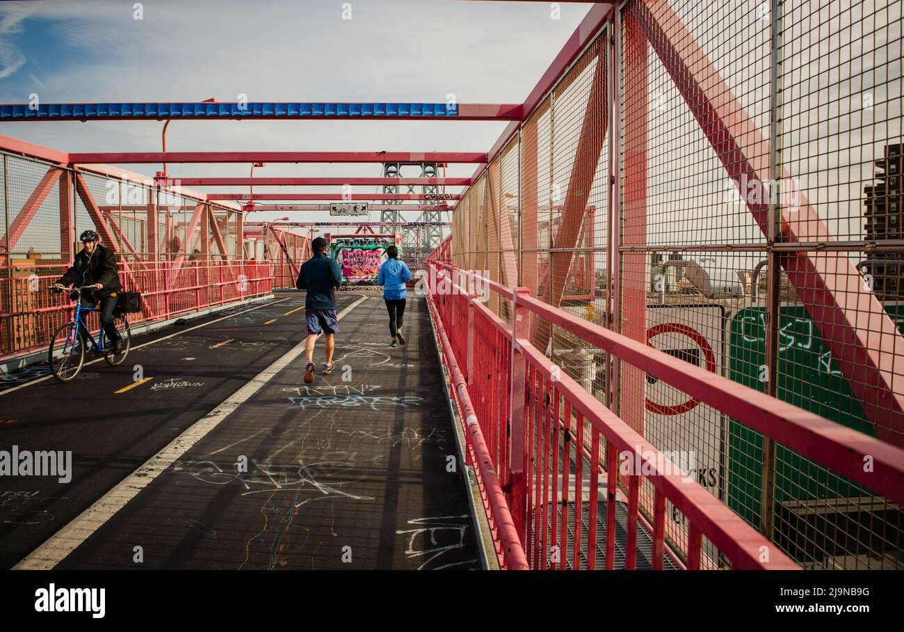 Williamsburg Bridge footpath, New York City Stock Photo - Alamy