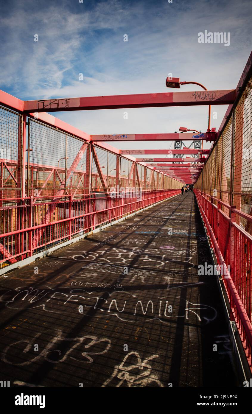 Williamsburg Bridge footpath, New York City Stock Photo - Alamy
