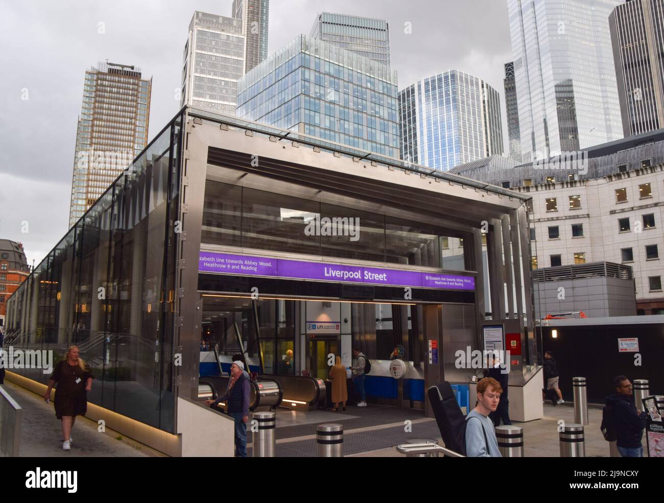 London, UK. 24th May 2022. Liverpool Street Station Elizabeth Line ...