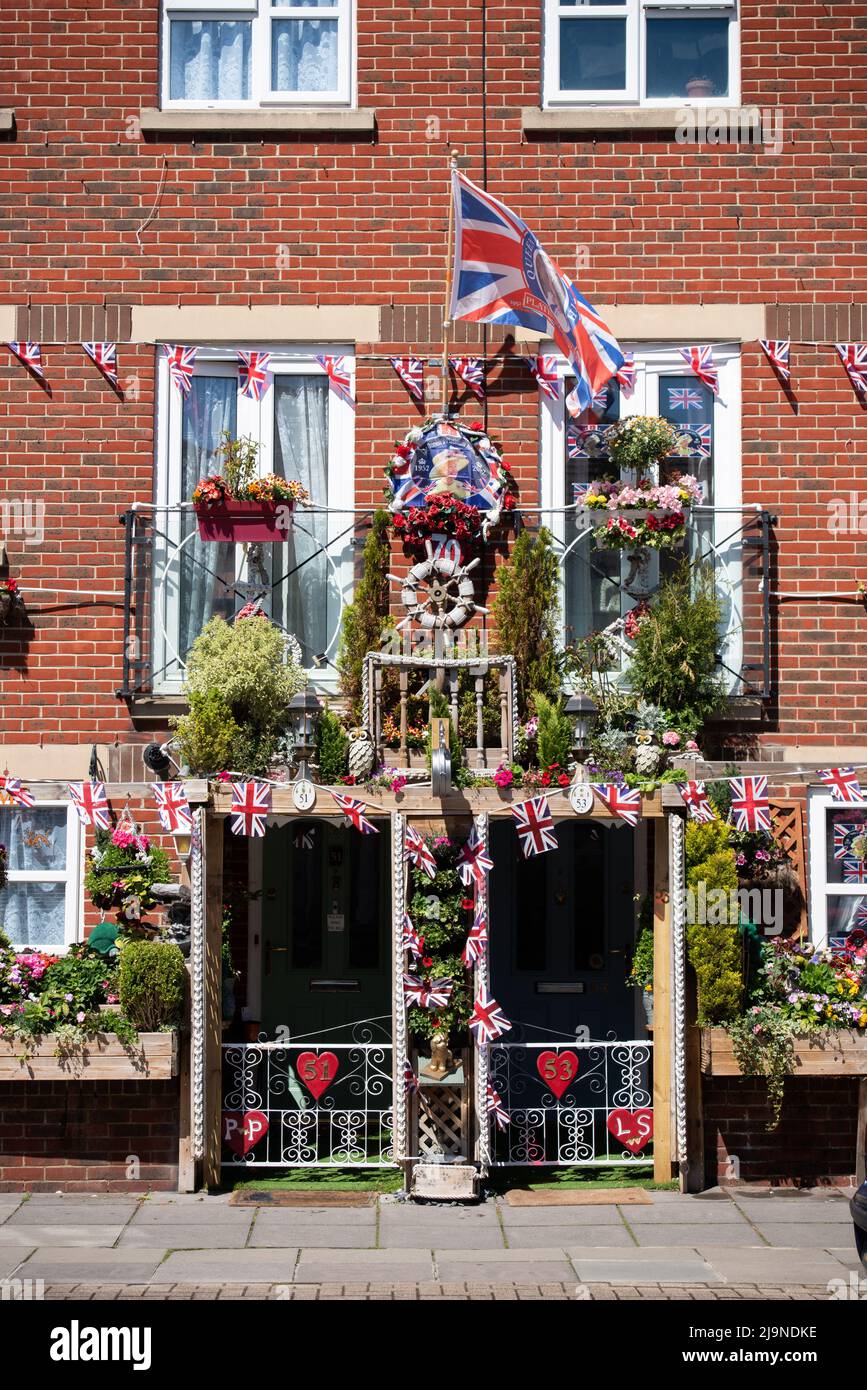 Patriotic British home decorated with bunting and memorabilia to ...
