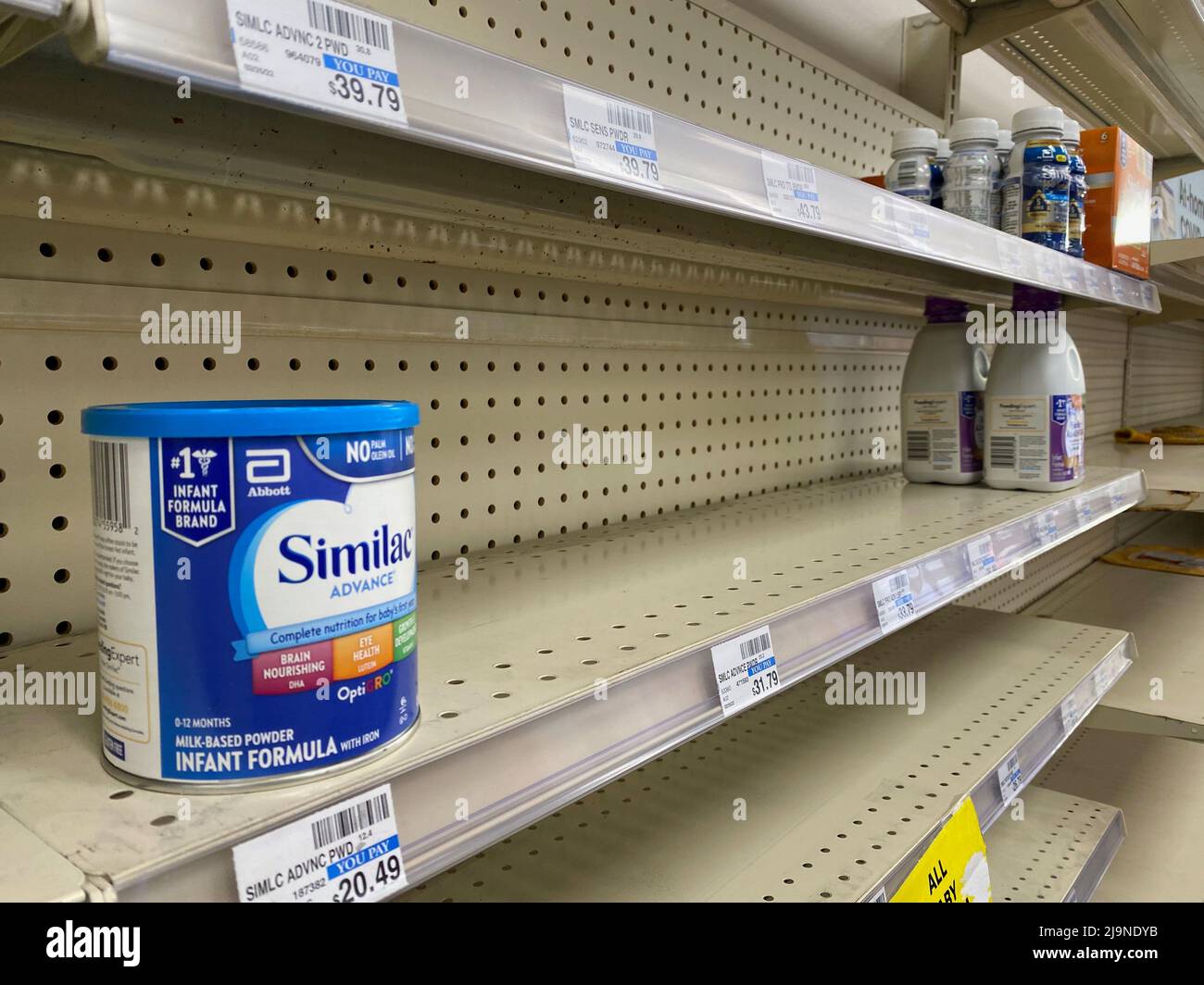 Racine, Wisconsin, USA. 24th May, 2022. Spare stocks of baby formula ...