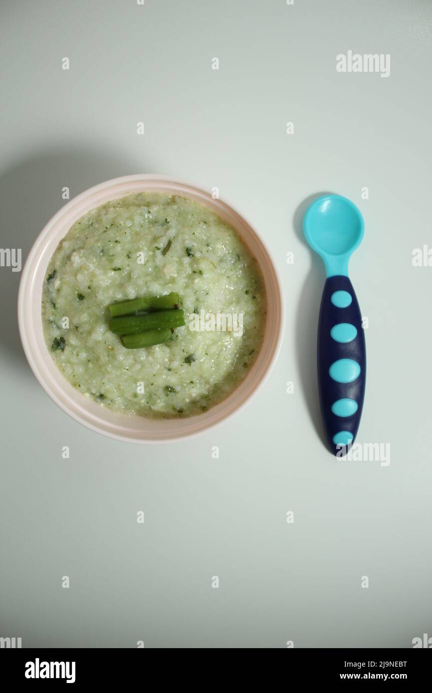 Baby food in bowl hi-res stock photography and images - Alamy